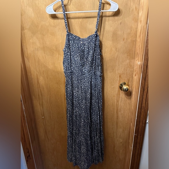 Universal Thread | Dresses | Universal Thread Blue Floral Midi Dress ...